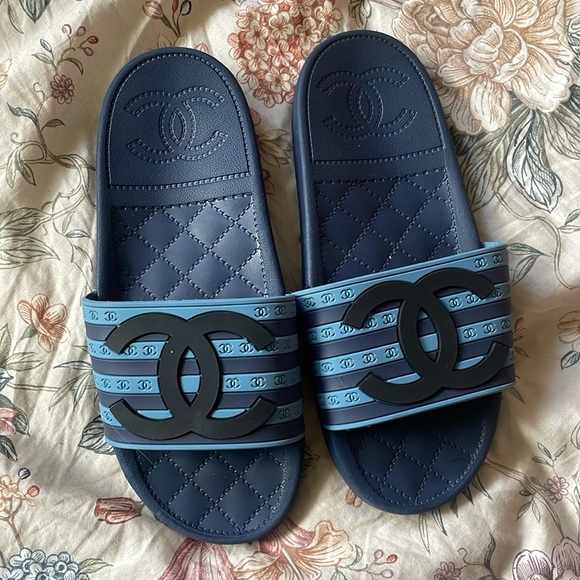 CHANEL | Shoes | Chanel Rubber Cc Flat Slide Sandals | Poshmark